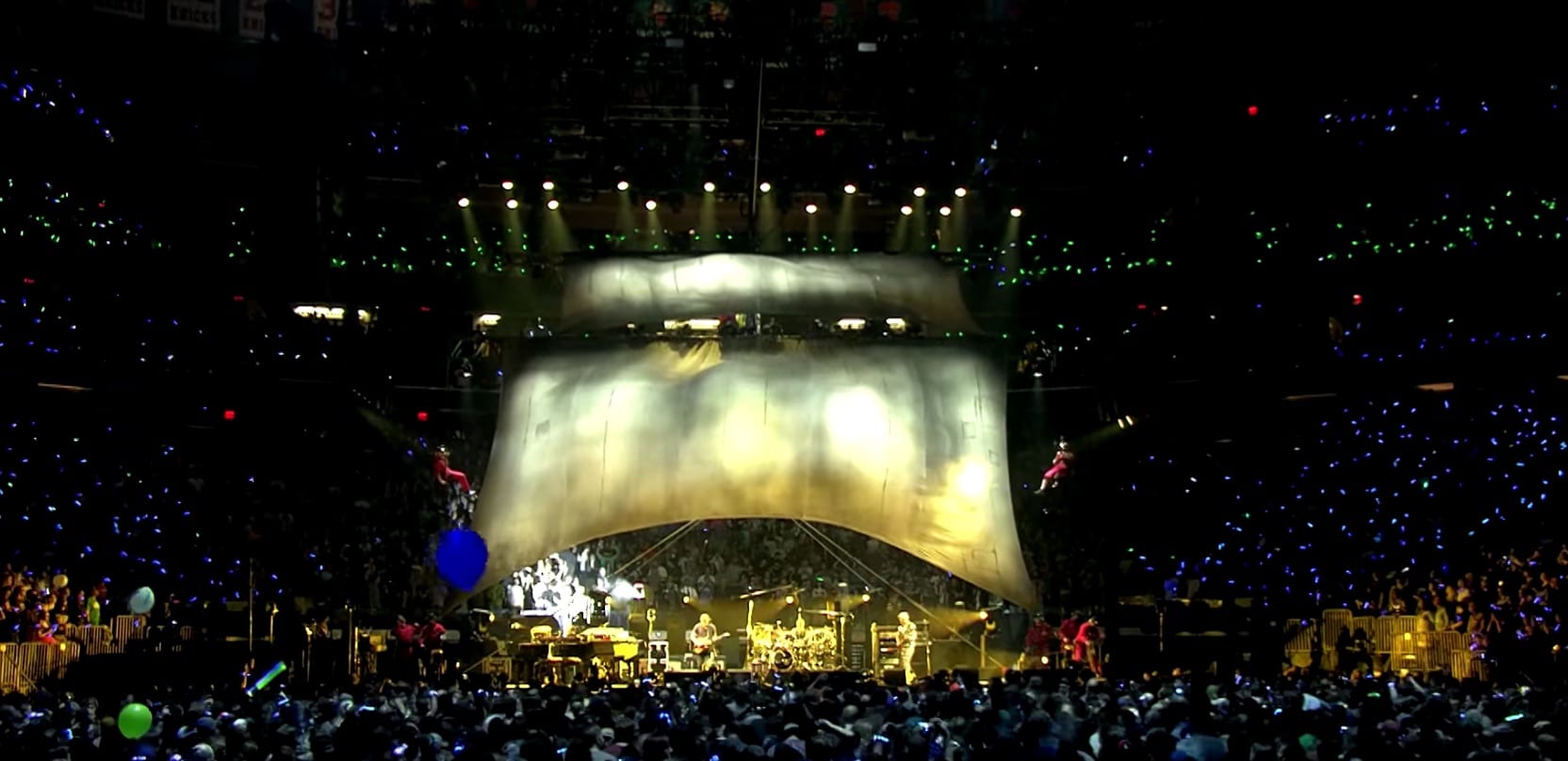 Watch Pro-Shot Official Video of Phish Doing Their Pirate Ship Ocean of ...