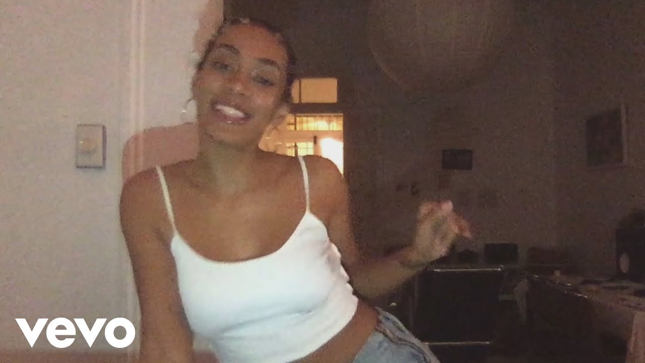 Watch Solange Dance for Her Webcam in "Binz" Official Video - Live ...